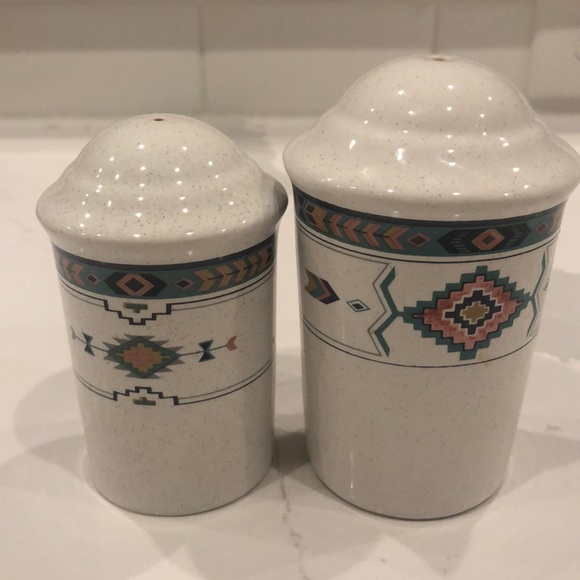 Studio Nova | Kitchen | Vintage 99s Aztec Salt Pepper Shakers | Poshmark